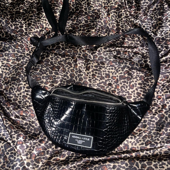 Kendall & Kylie | Bags | Kendall And Kylie Fanny Pack | Poshmark